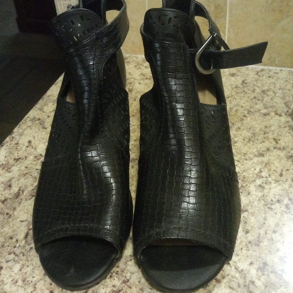 wear ever | Shoes | Wear Ever Black Open Toe Sandals Size 7 | Poshmark